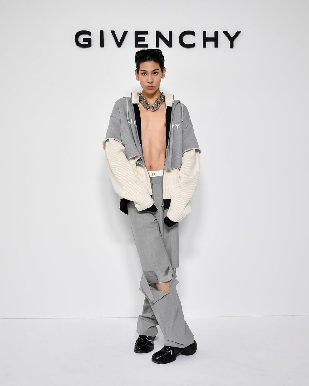 Snow Man Members Raul and Meguro Ren Sighted in Paris; Raul Makes His ...